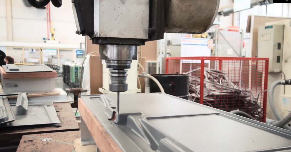 Plastic Thermoforming Solutions - Processes | AdvancTEK